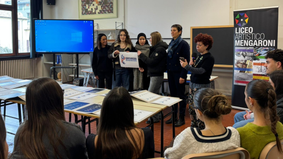 Pesaro 2026: gli studenti del Liceo Mengaroni firmano il logo dei ...